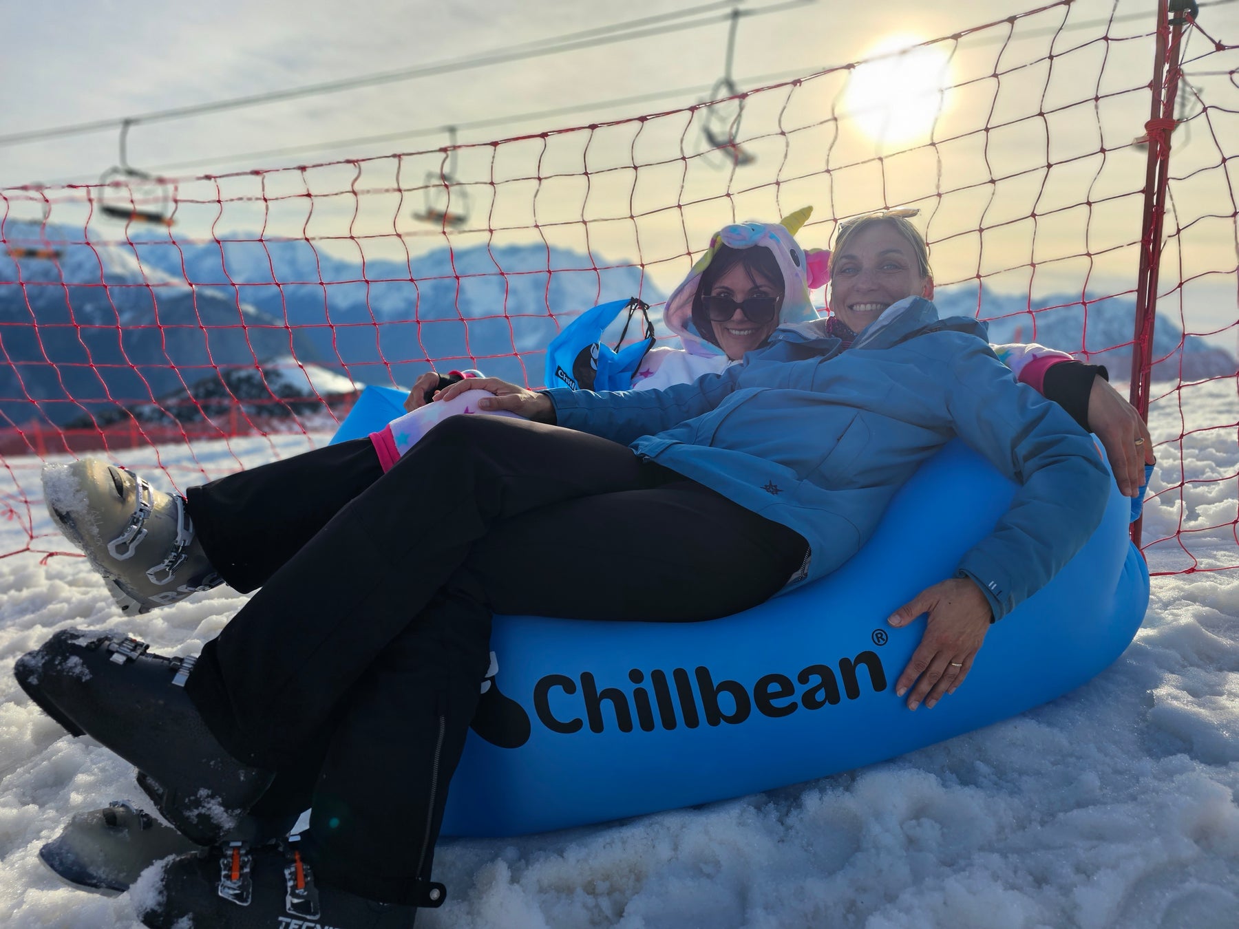 CHILLBEAN - The Ultra Premium Glowing Single Layer Inflatable Lounger ...