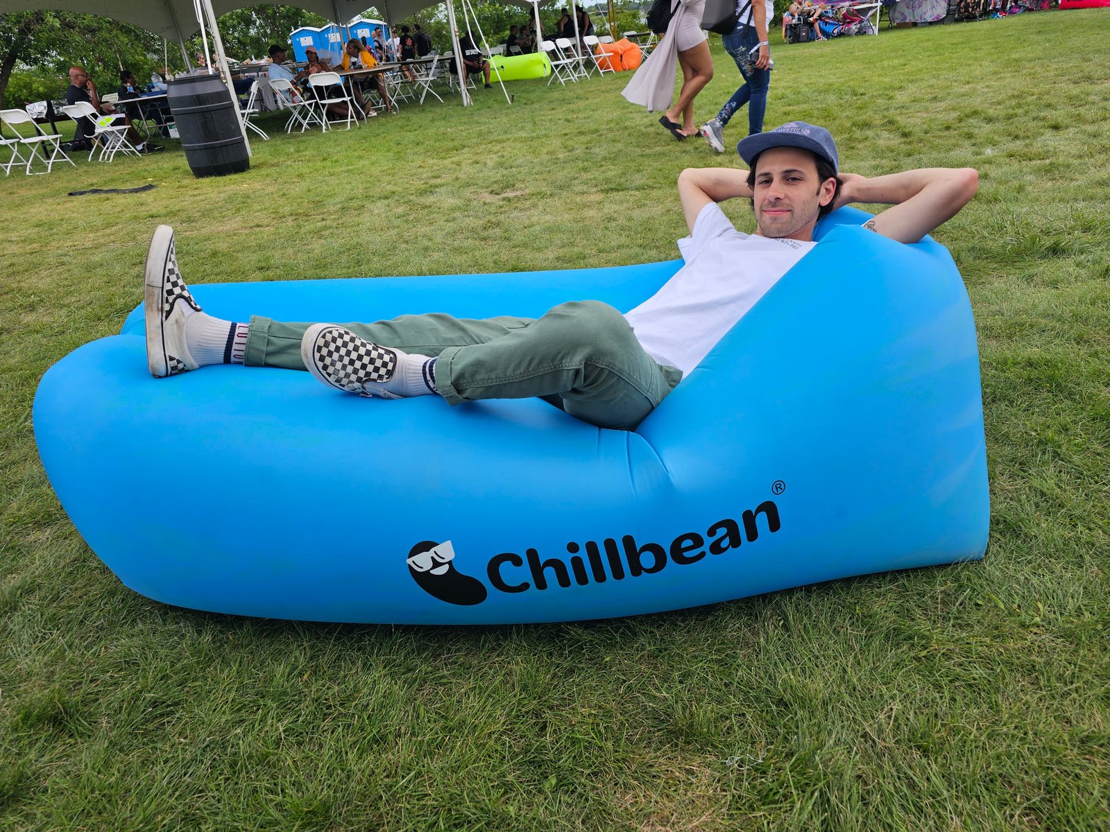 CHILLBEAN - The Ultra Premium Glowing Single Layer Inflatable Lounger ...