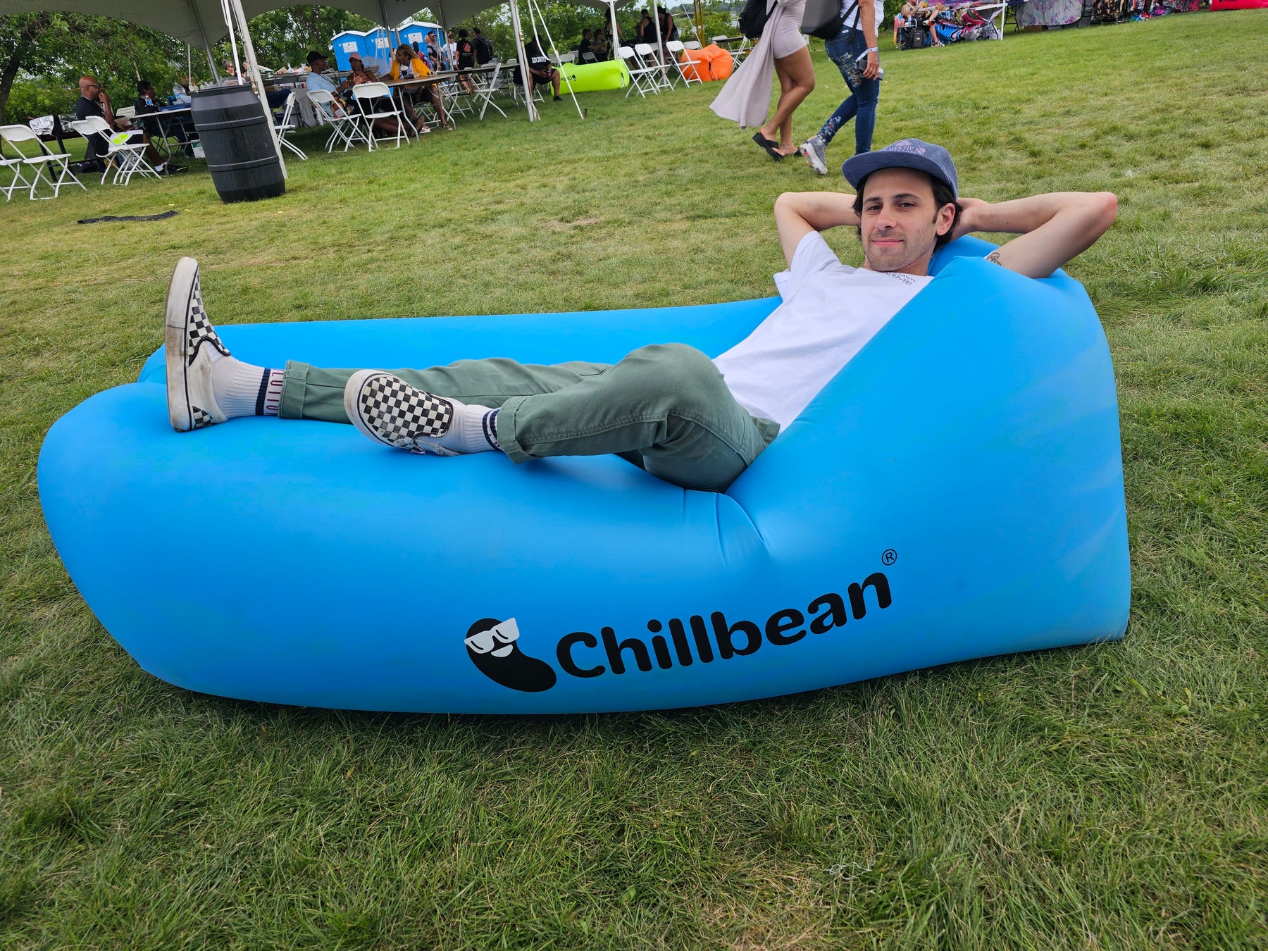 CHILLBEAN - The Ultra Premium Glowing Single Layer Inflatable Lounger ...